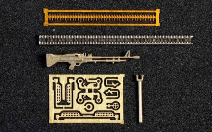 MINIWORLD M60 Machine Gun on Mount US